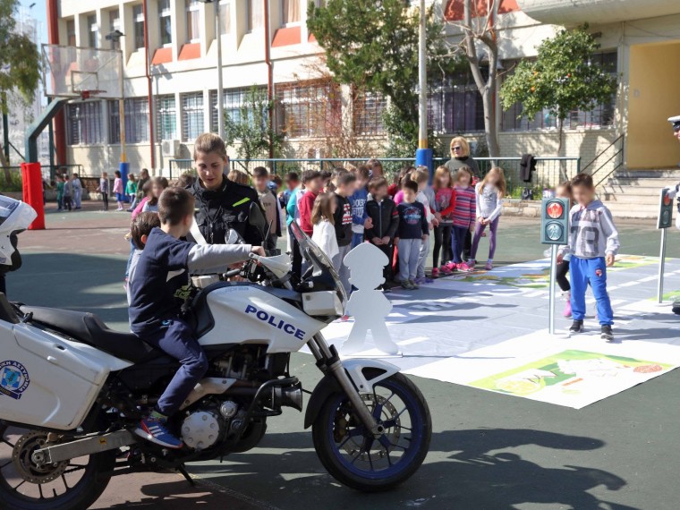Οι μαθητές μαθαίνουν τα μυστικά της κυκλοφοριακής αγωγής στα δωρεάν ...