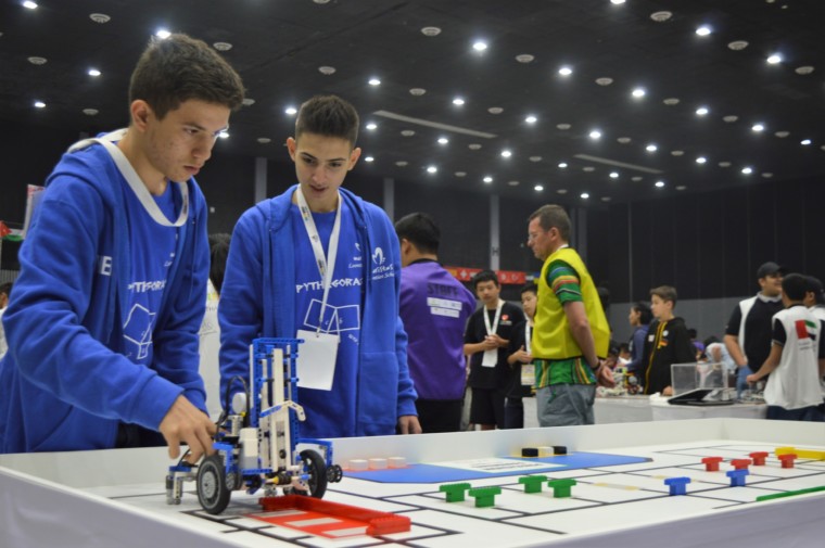 Ολυμπιάδα Εκπαιδευτικής Ρομποτικής World Robot Olympiad: Δύο ελληνικές ...