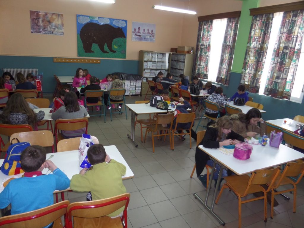 Οι εγκαταστάσεις και οι πολύχρωμες αίθουσες αυτού του ελληνικού ...