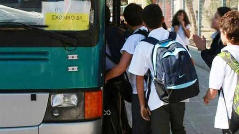 Αχαΐα: Μαθητές στοιβάζονται στα λεωφορεία για να πάνε σχολείο - Τι ...