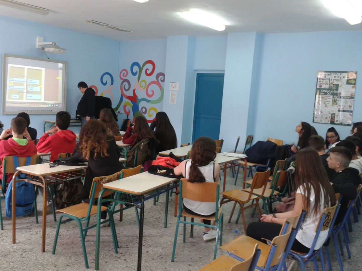 Oι μαθητές επιστρέφουν στα θρανία με υποχρεωτικό self test και χωριστά ...