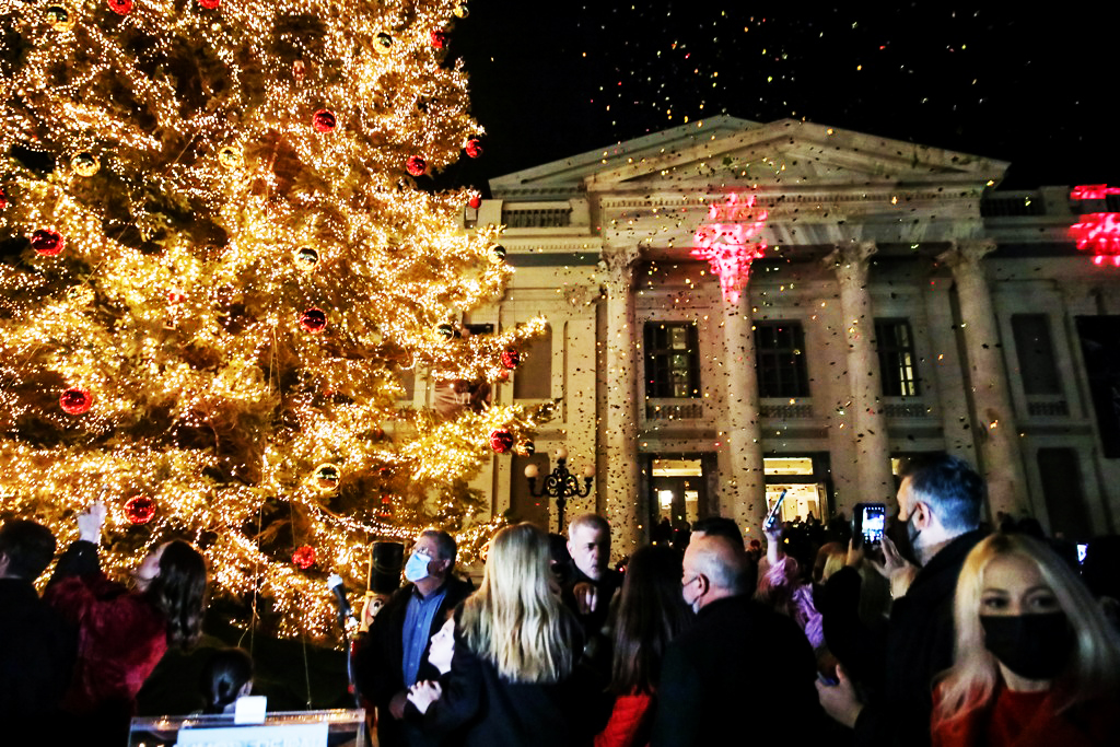 Χριστούγεννα στον Πειραιά γεμάτα εκπλήξεις για μικρούς και μεγάλους