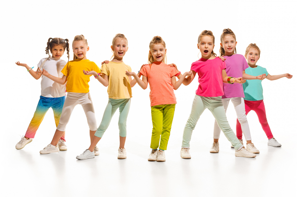 Zumba: Τα παιδιά γυμνάζονται με ένα πρόγραμμα που ενδυναμώνει το σώμα ...